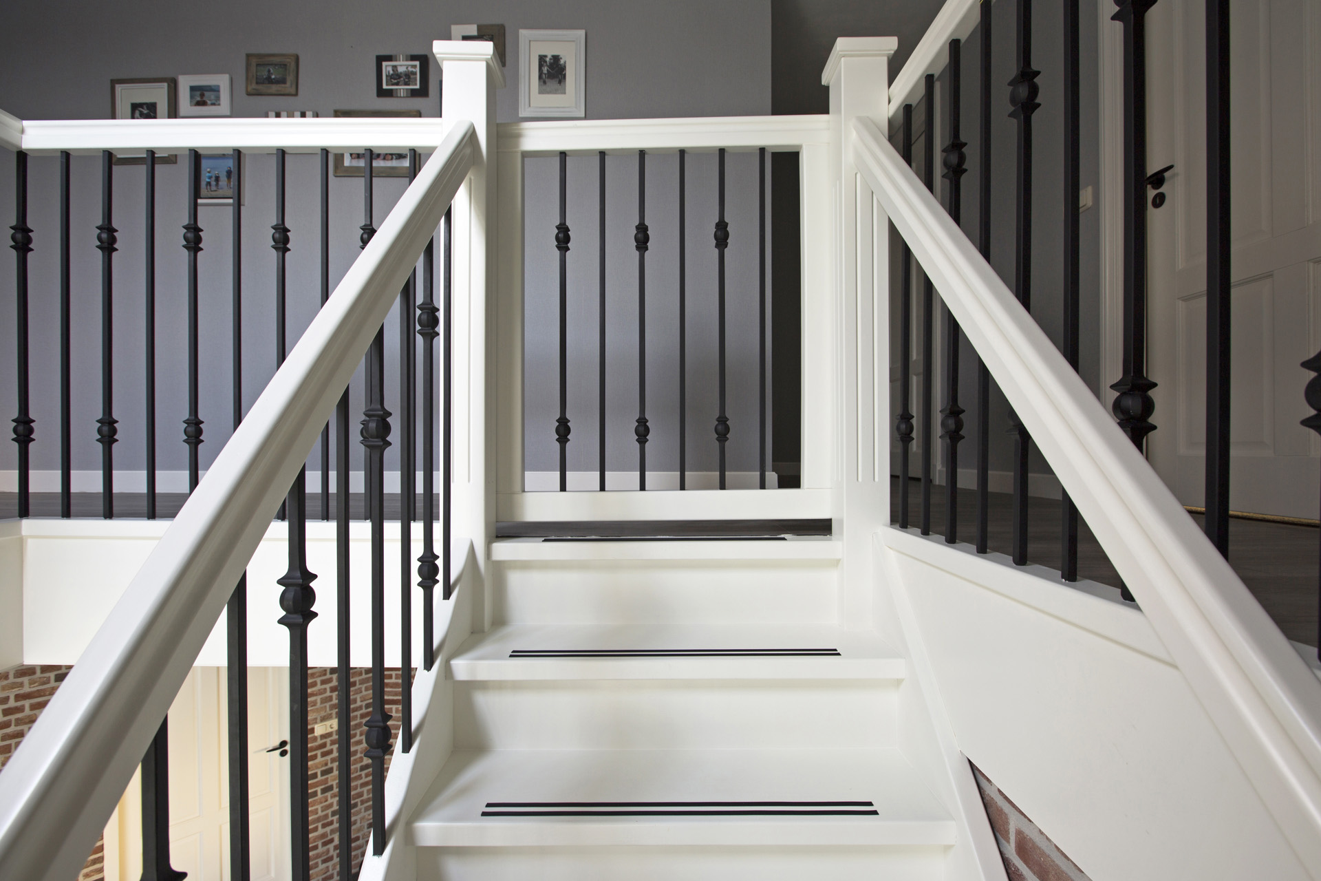 Landelijke trap met metalen spijlen - Spijl in Stijl